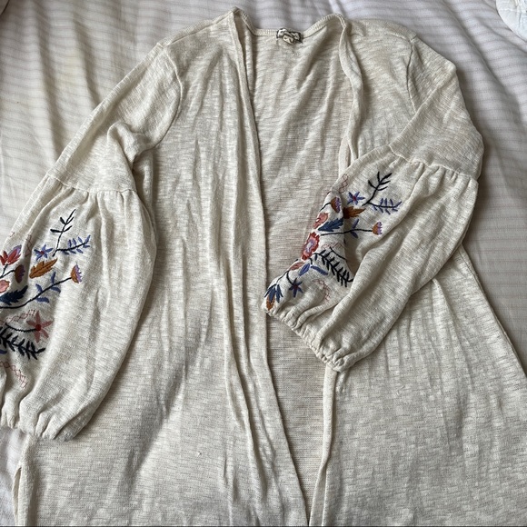 Eyeshadow | Sweaters | Eyeshadow Cardigan Slight Puff Sleeve With ...